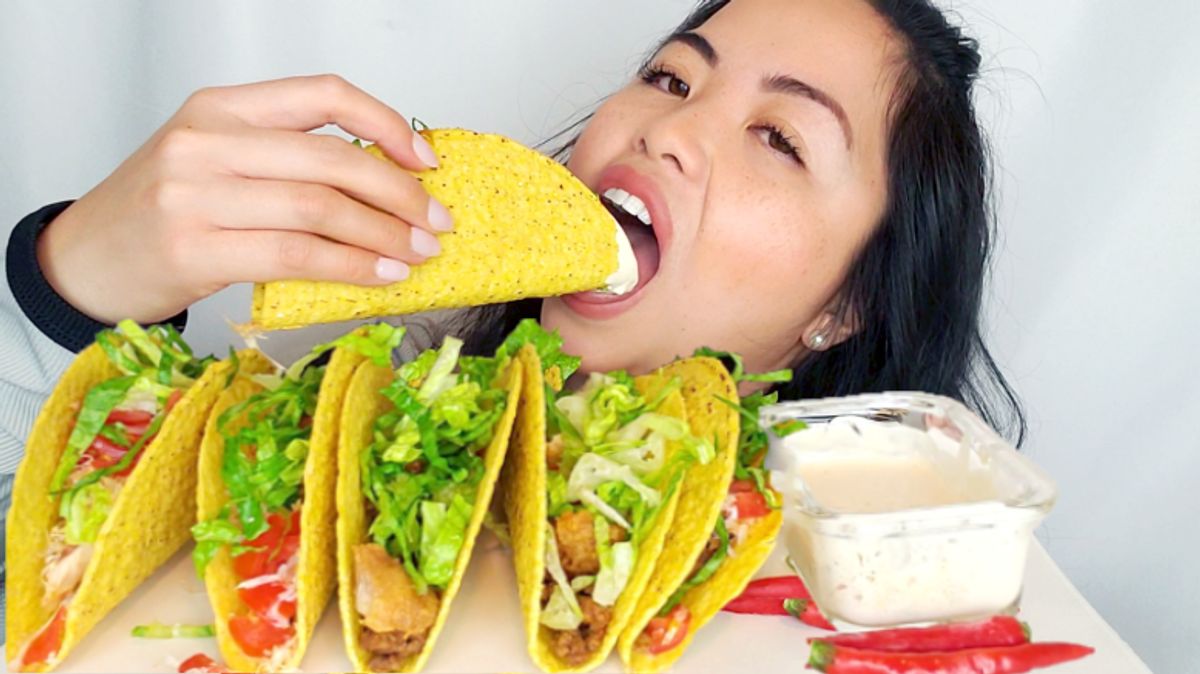 ASMR Food Eating Tacos, Fried Chicken Hard Shell Taco, Beef Hard Shell ...