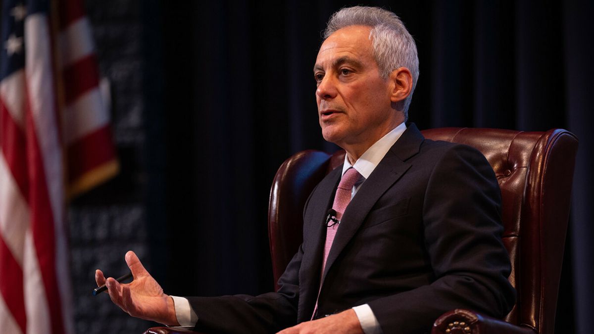 Ancien ambassadeur US :"Trump aide la Russie à réaliser le rêve de Staline" — Eric Lecomte ...