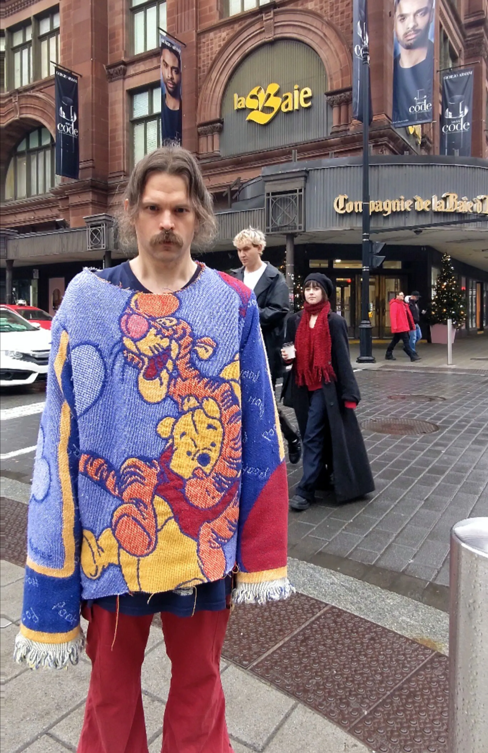 Murphy Cooper is Surcycleur de vêtements pour apprenties cartes de mode ...