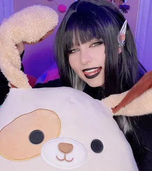 Nyan Kat is Cosplayer / Streamer - Buymeacoffee