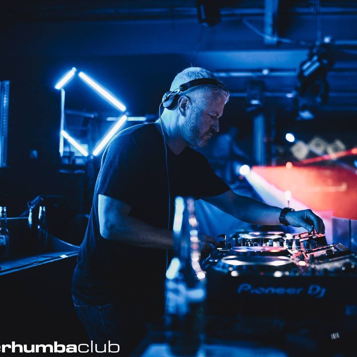 Extras | DJ Billy Morris