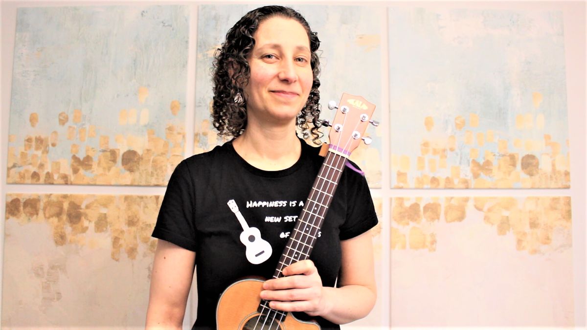 Lara Markowitz is creating awesome ukulele arrangements and tutorials