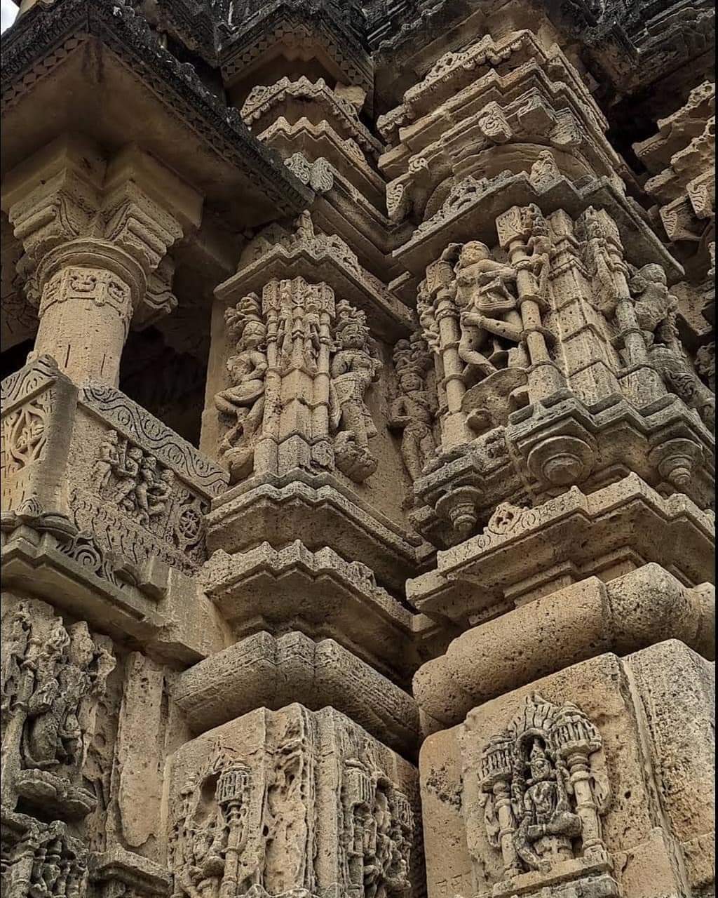 Beautiful Navlakha Temple at Ghumli — Noble Saga