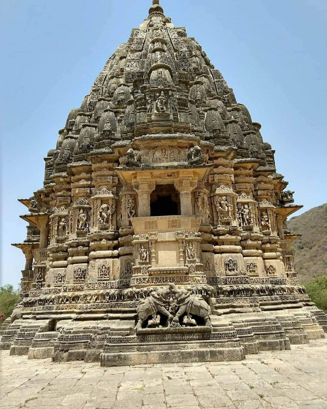 Beautiful Navlakha Temple at Ghumli — Noble Saga