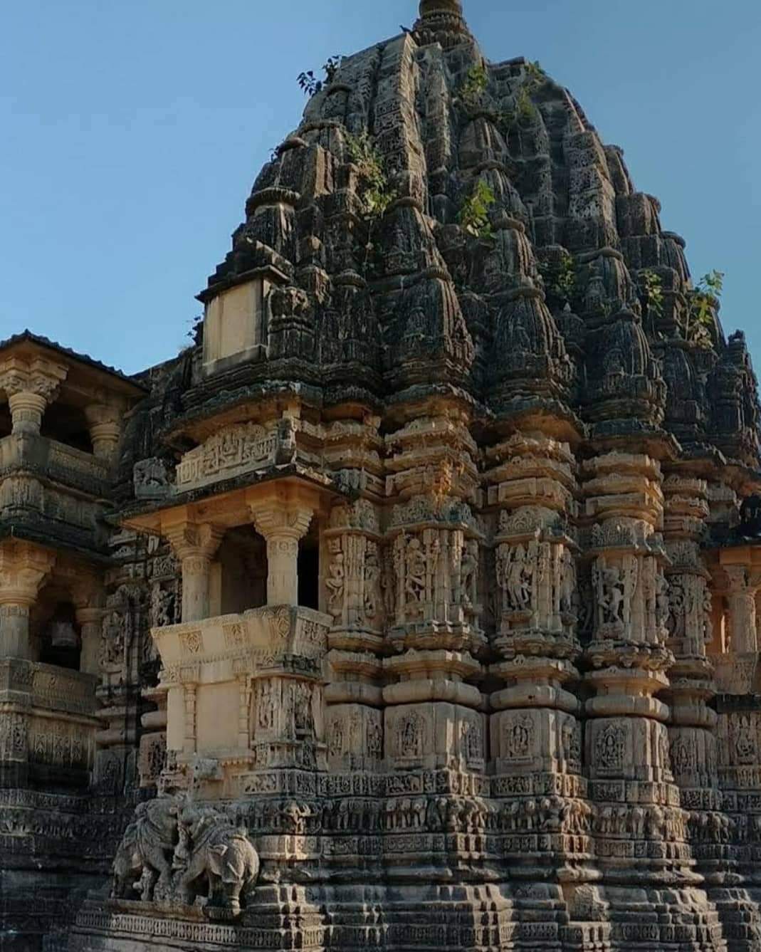 Beautiful Navlakha Temple at Ghumli — Noble Saga
