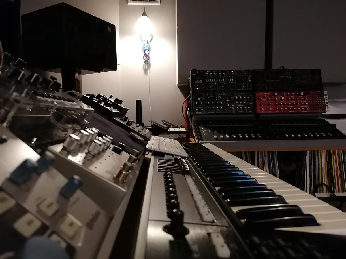 Recbutton is creating synthesizer YouTube videos, synth presets and sound ideas. - Buymeacoffee