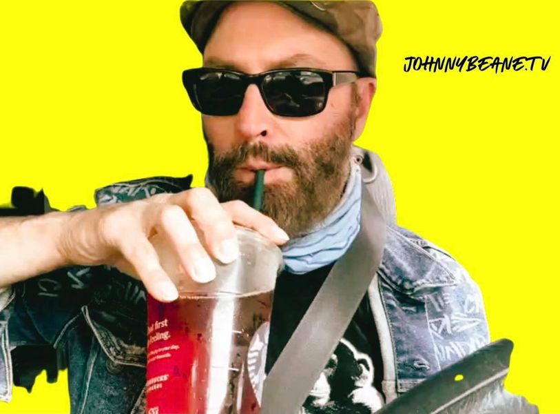 johnny beane is Podcasts, live streams and rock music.