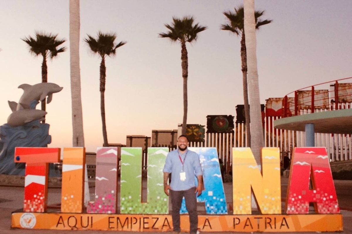 OSCAR EL BLUE is Independent Reporting, Broadcasting, Video Creator and ...