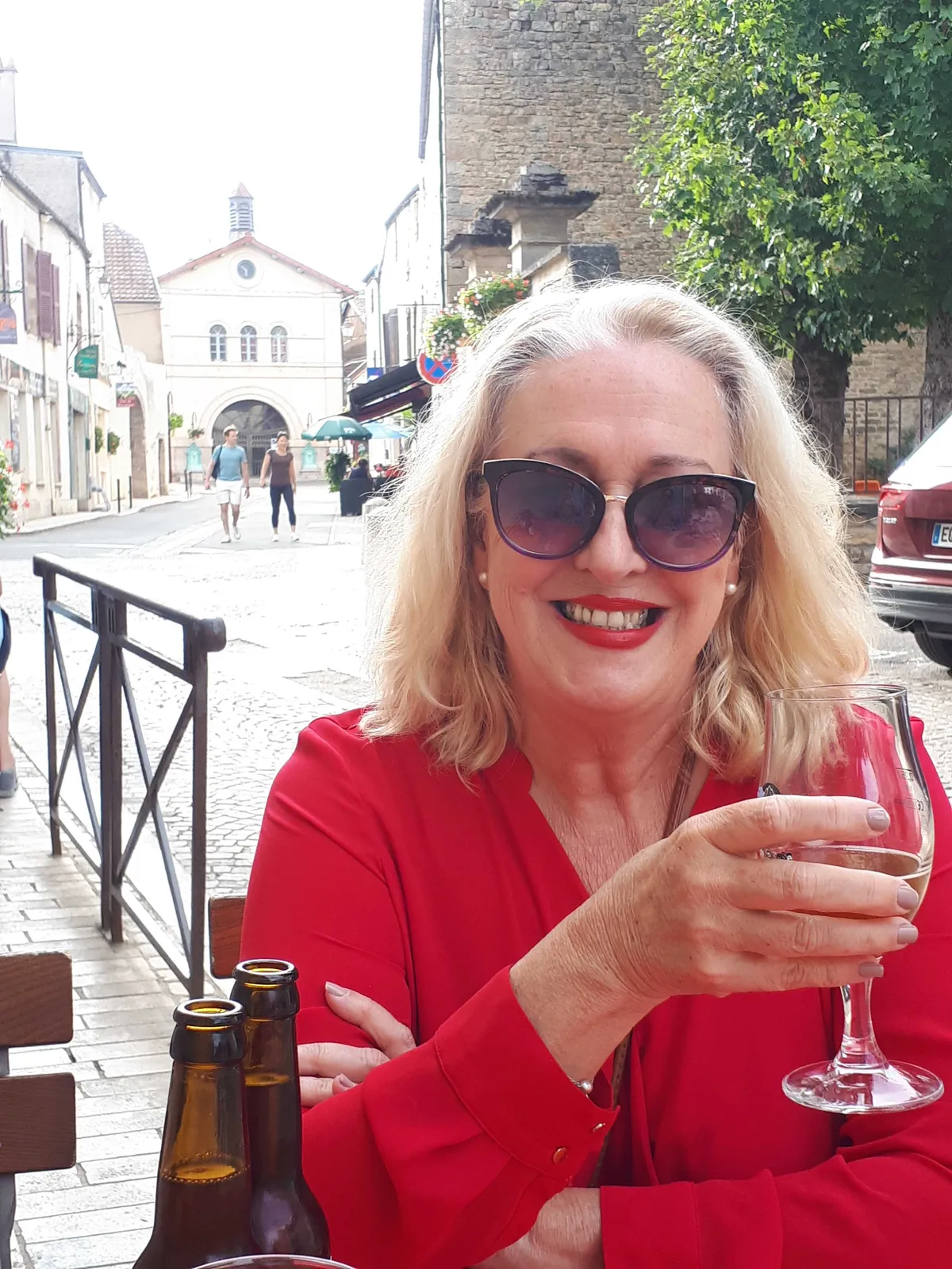 Helen Nichols is the host of The Chemist Chick Podcast...true stories ...