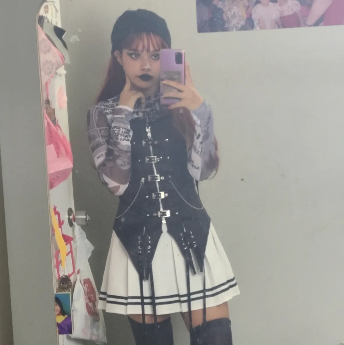 Soni is streaming on twitch, playing and calling with her supporters!