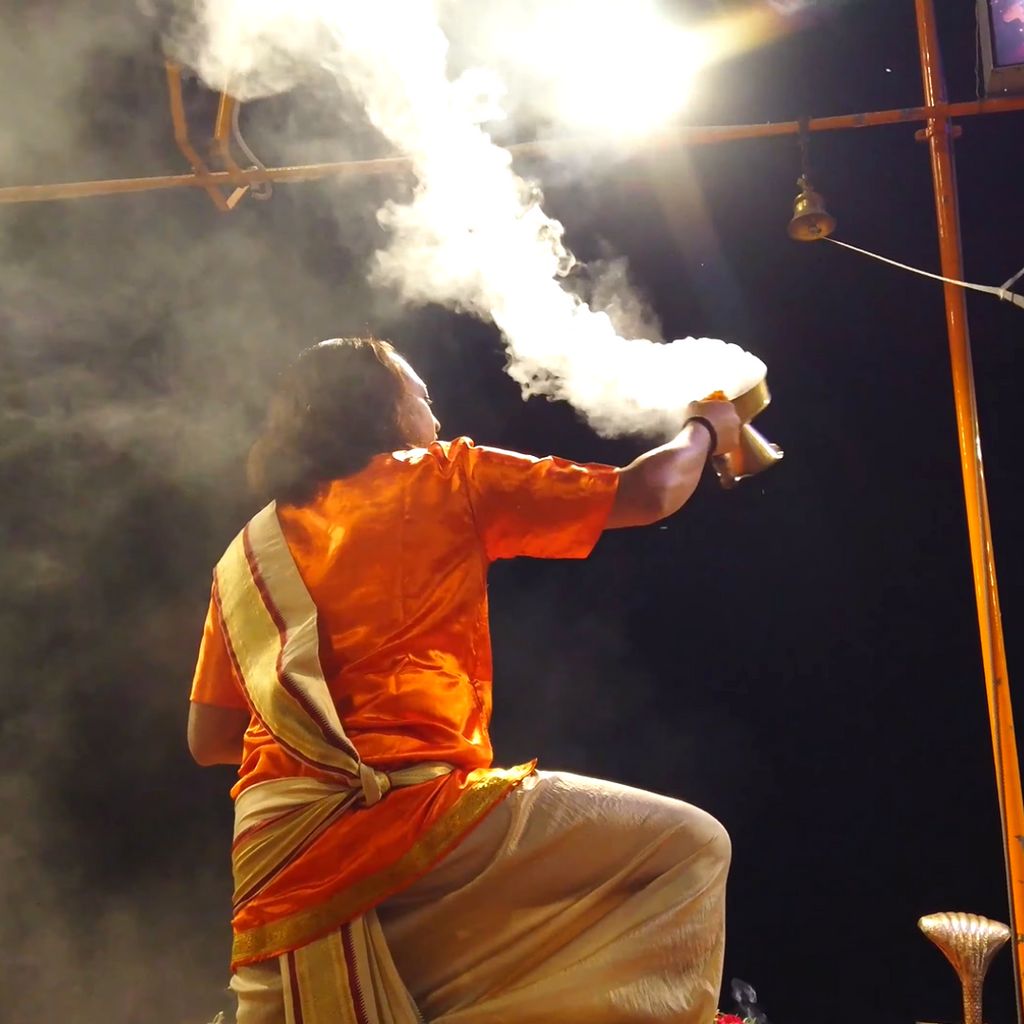 Visiting Steve Job's Guru "Neem Karoli Baba" Maha Samadhi, Vrindavan ...