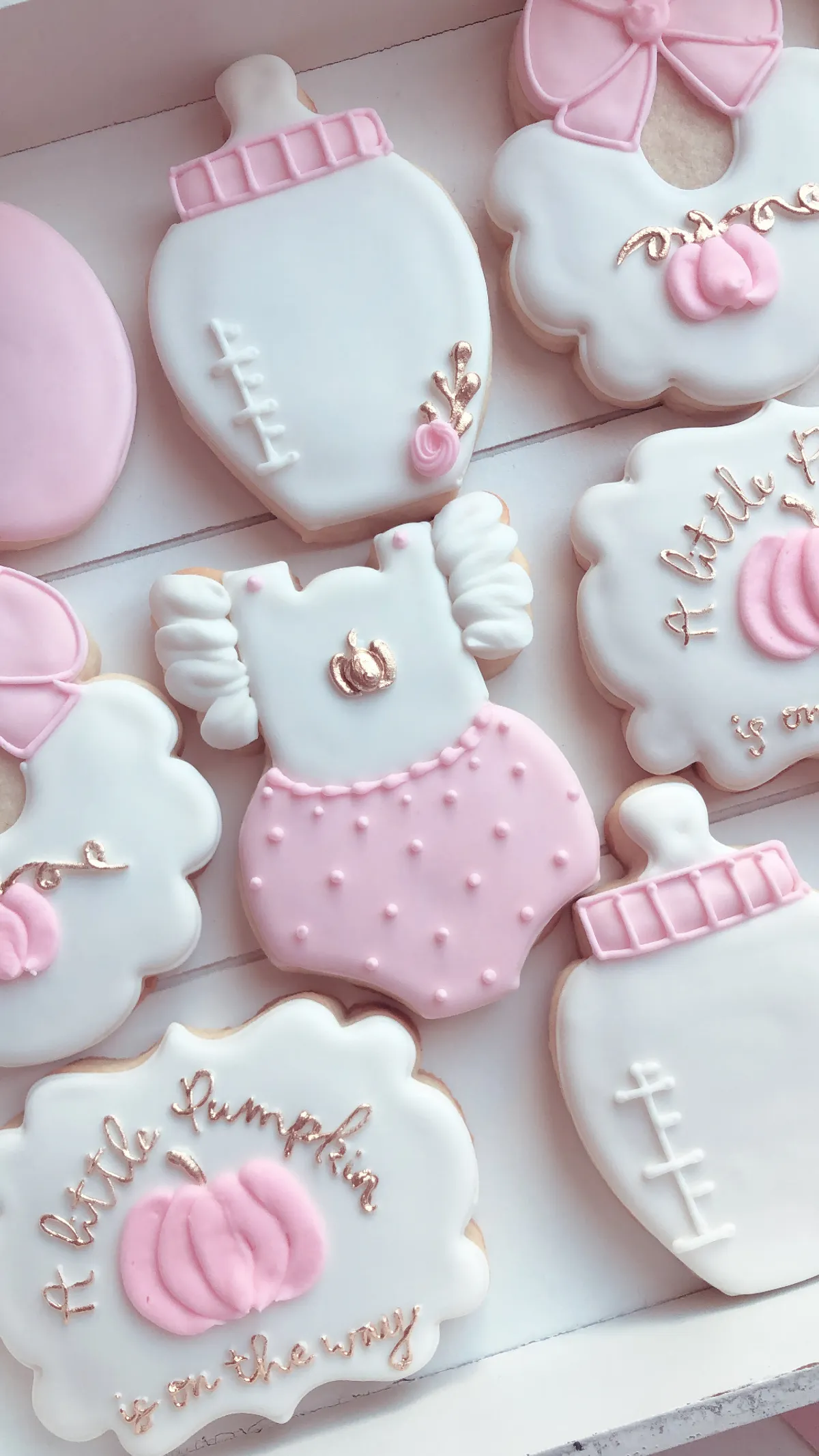 Reyna Rose is Custom Royal Icing Cookies - Buymeacoffee