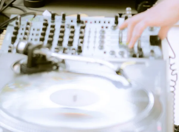 EOS Radio is an online platform for contemporary electronic music ...