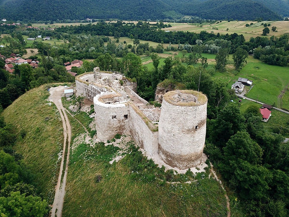 Sebesvár castle and its legend — Gabor Szantai - Buymeacoffee
