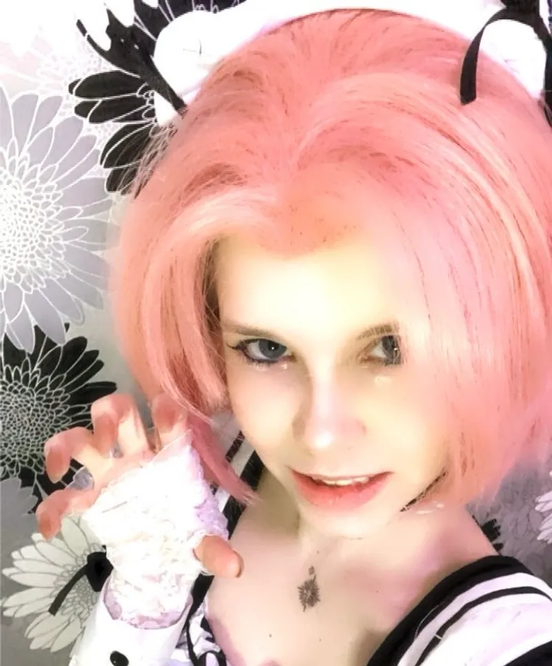 Amalia :3 is Cosplay & art >.