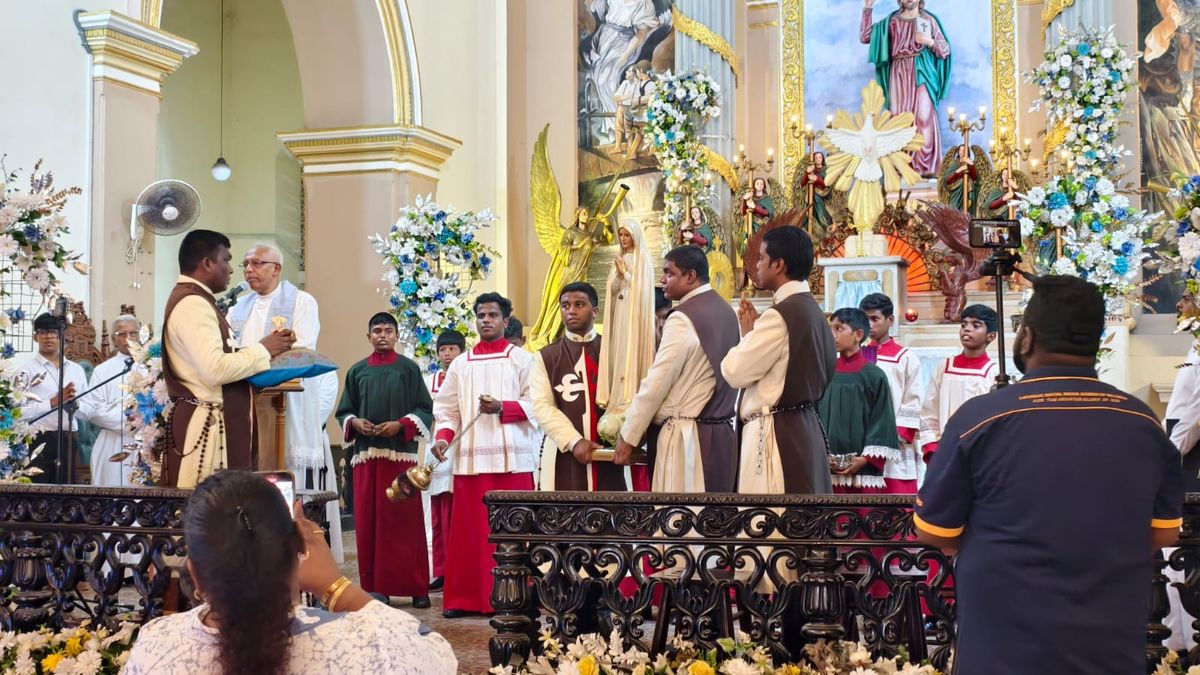 Statue Visitation at St. James Church, Mutuwal - Colombo. — Bro. Nipun ...